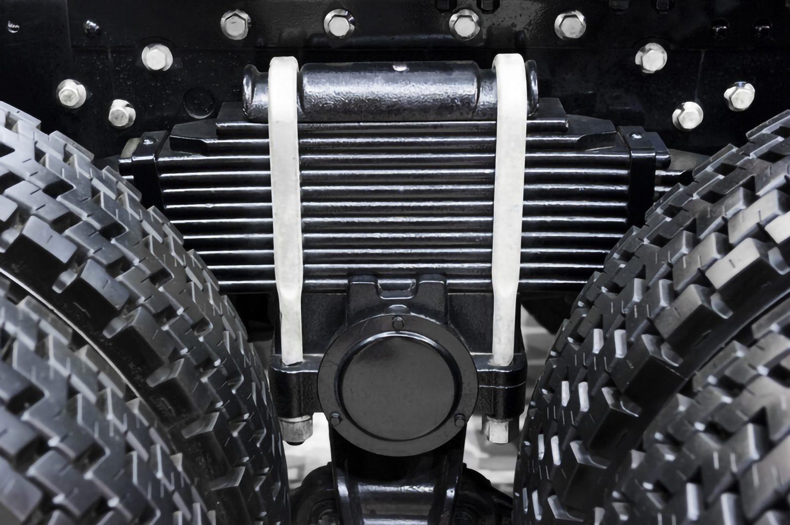 What Are Truck Leaf Springs? Structure & Maintenance