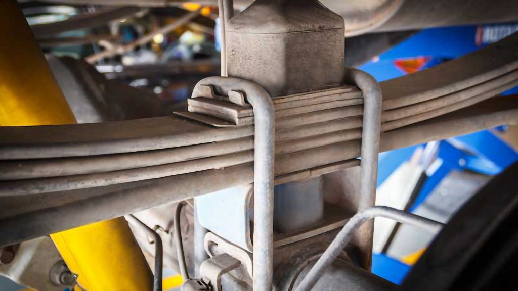 What Are Truck Leaf Springs? Structure & Maintenance