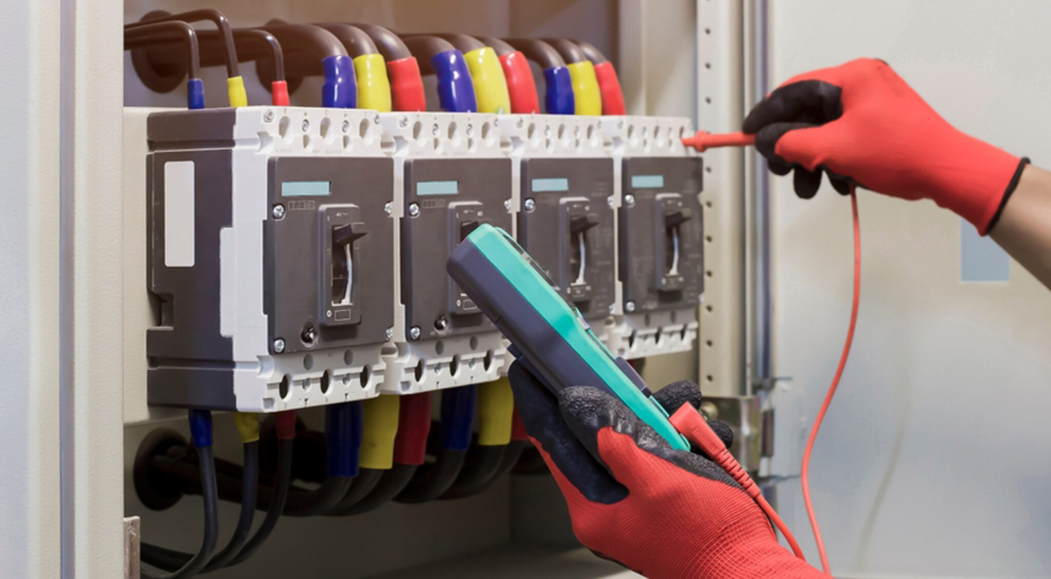 What Are Low Voltage Gloves? Criteria for Compliance?